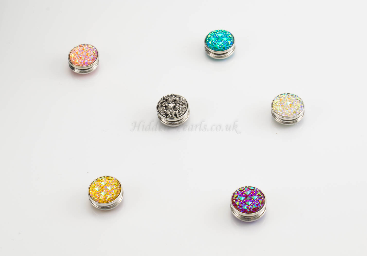 Types of Hijab Pins: Styles & Usage » Hidden Pearls Types of Hijab Pins: Styles & Usage » Hidden Pearls