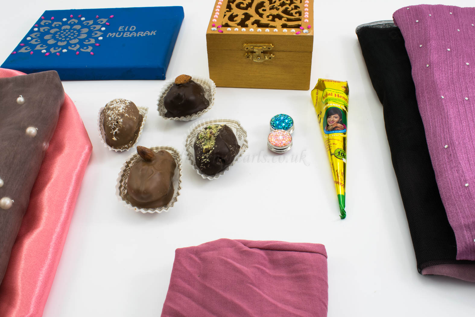 Deluxe Eid Gift Box With Eid Canvas - Eid Gift » Hidden Pearls