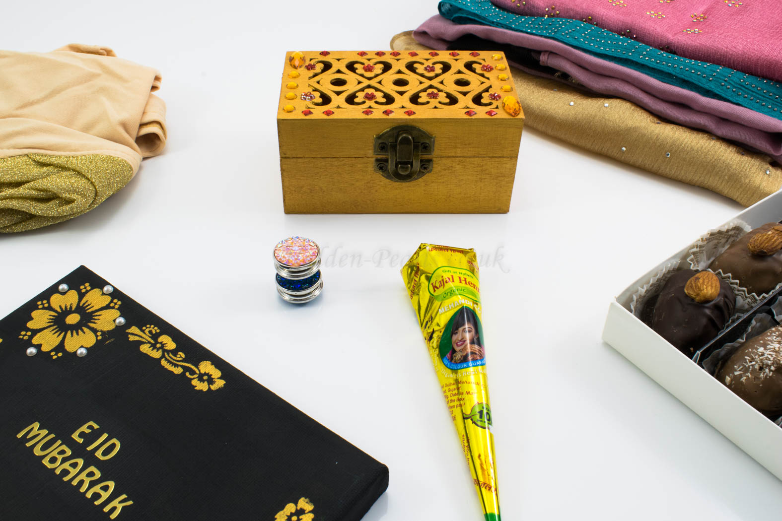 Deluxe Eid Gift Box With Eid Canvas - Eid Gift » Hidden Pearls